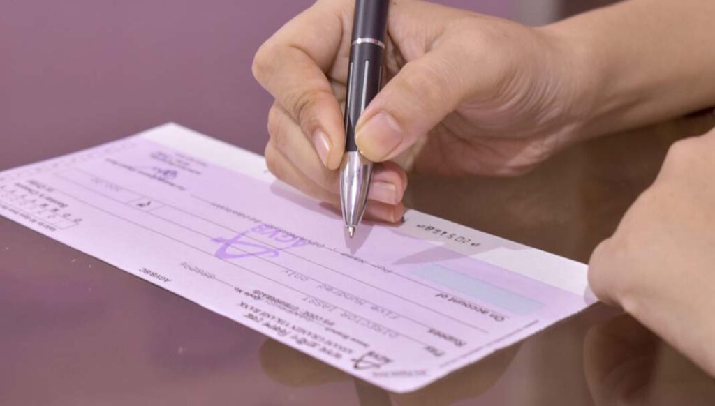 Best Cheque Bounce Lawyer in Delhi - RKG And Associates Law Firm